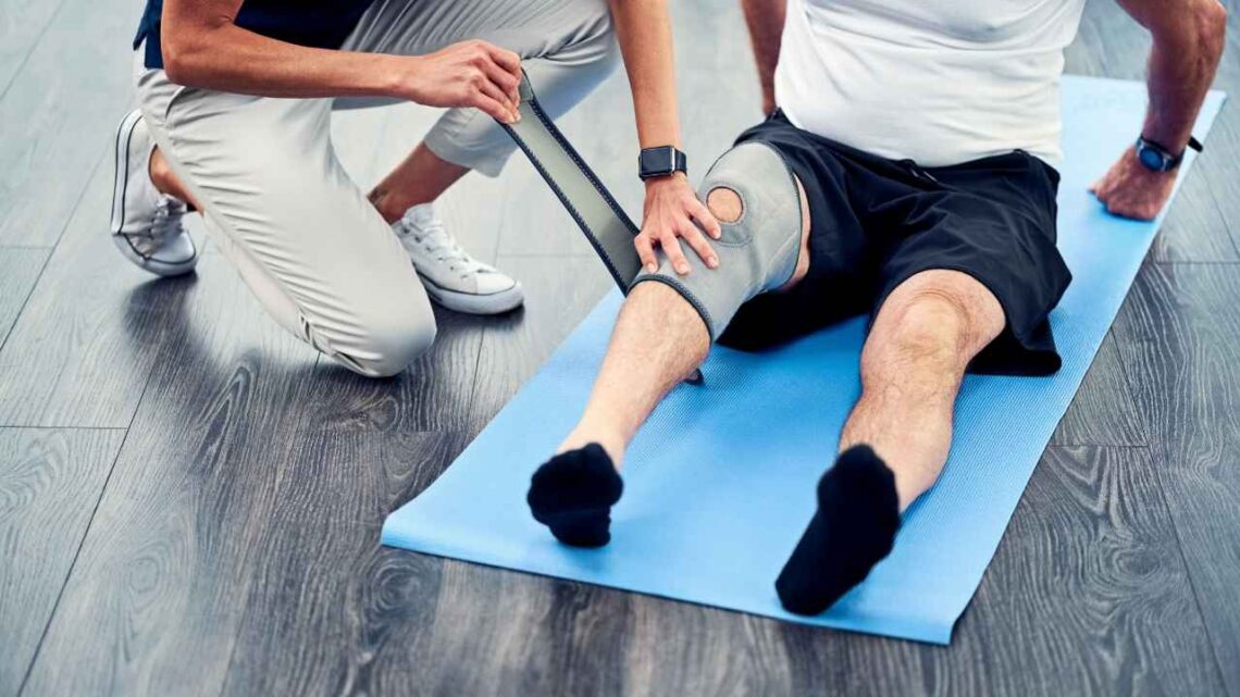 How Long Should I Wear Knee Cap? - FitMax